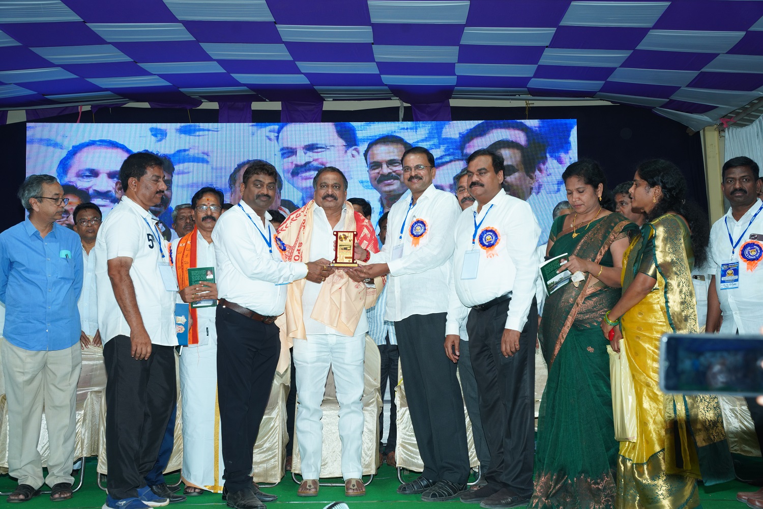 Felicitation to Srisailam MLA Sri Silpa Chakrapani Reddy – Srisailam ...